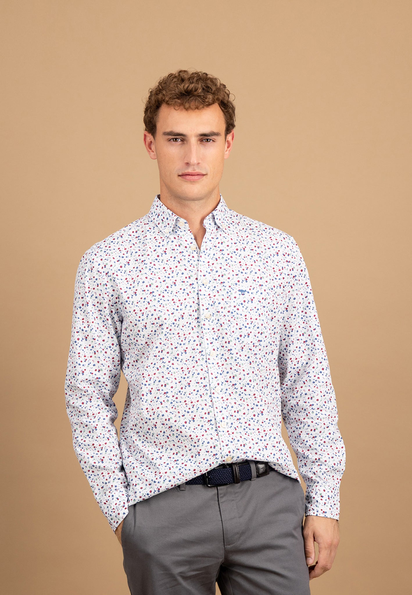 Cotton shirt with floral all-over print and button-down collar – FYNCH ...
