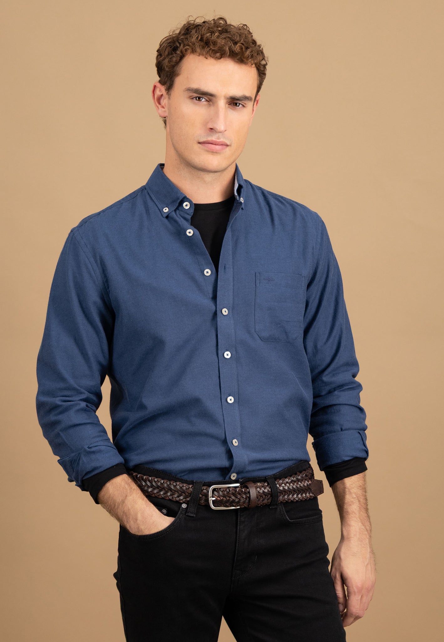 Cotton shirt with chest pocket and button-down collar – FYNCH-HATTON ...